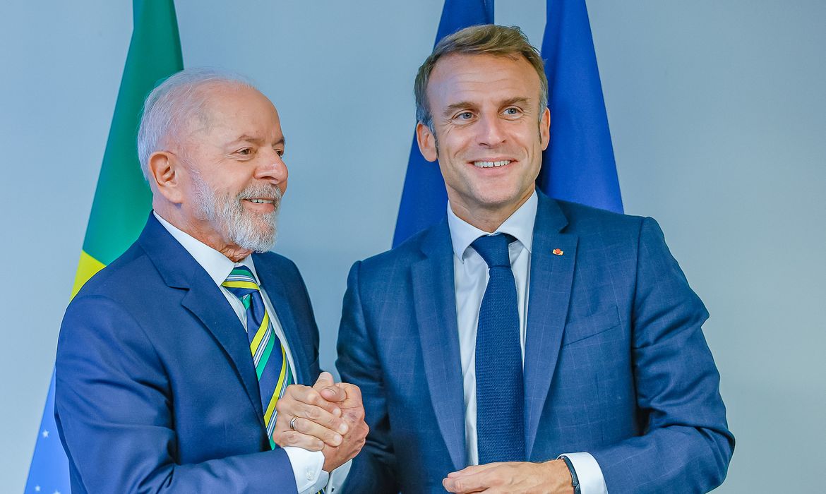 Lula e Macron reiteram defesa da ONU em conversa sobre Conselho de ...